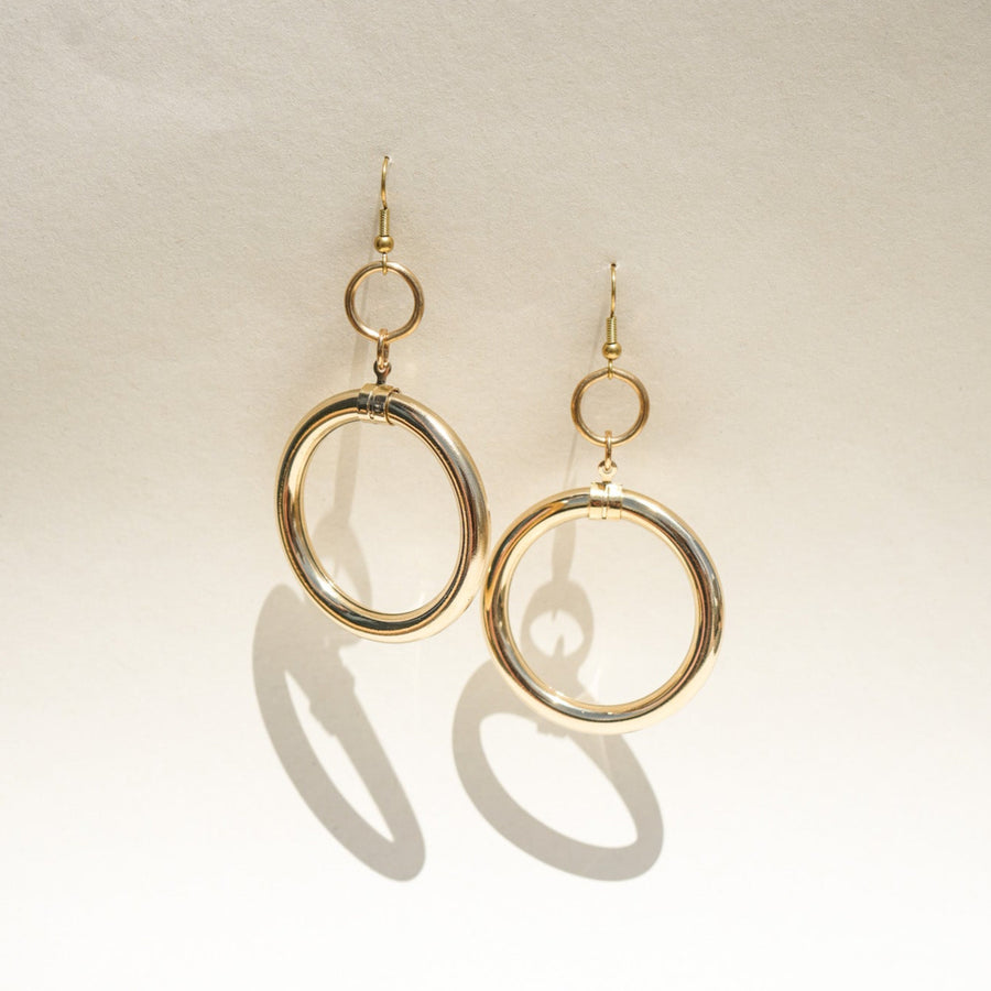 Bond earrings